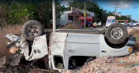 Choque entre camioneta y camión deja tres lesionados en Tulum