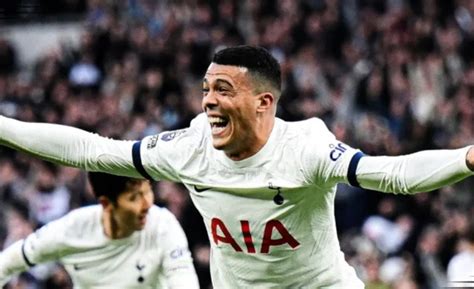 الدوري الإنجليزي توتنهام يحقق فوزاً ثميناً على نوتينجهام فورست 3 1