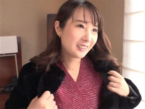 【熟女ナンパ】「このチンポ欲しい♡」40歳の美人な奥様！セフレが5人もいるという美魔女がg乳ボディで夫以外の男とsex！ 無料エロ動画