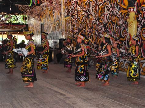 Populer Ini Penjelasan Tari Burung Enggang Kalimantan Timur
