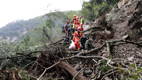 Al Menos 19 Muertos En Un Deslizamiento De Tierras En China Dw 05