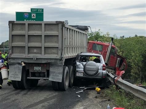 I 495 Down To 2 Lanes After Four Car Crash In Westborough Westborough
