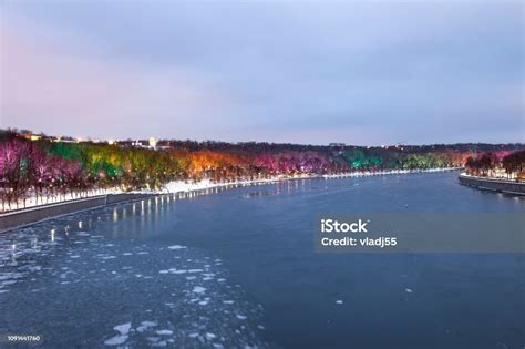 장식 0명에 대한 스톡 사진 및 기타 이미지 Istock