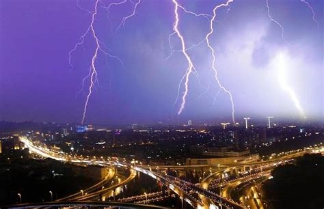 避雷检测：雷雨天气驾车会被雷击吗？ 知乎