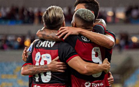 Além Do Master Flamengo Negocia Com Banco Brb Para Assumir Mangas Da