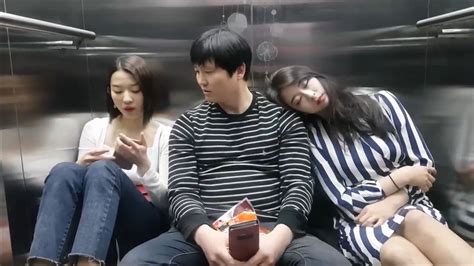 여자둘 남자한명이 엘리베이터에 갇히면 생기는일 Youtube