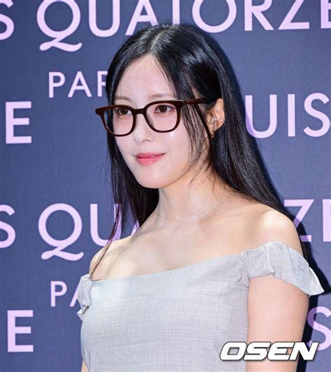 ‘4월 결혼 티아라 효민 품절녀 대열 합류 많은 축복과 관심 감사”