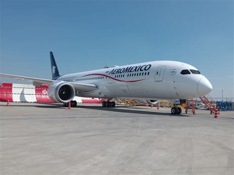 Presenta Aerom Xico Dos Nuevos Aviones B Y B Max Aviaci N