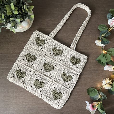 Heart Granny Square Tote Bag Free Pattern Tutorial