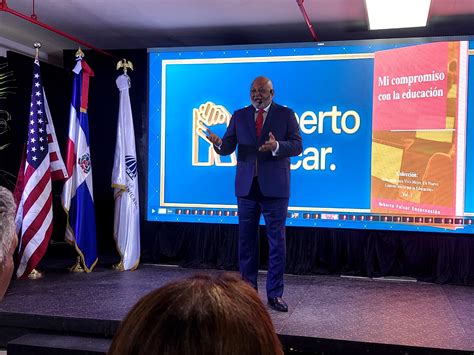 Roberto Furcal presenta libro Mi Compromiso con la Educación Listín USA El Periodico de Los