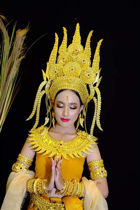 🇰🇭 Beautiful Cambodian Girl Wearing Apsara Costume 🇰🇭 Apsara Angel Of