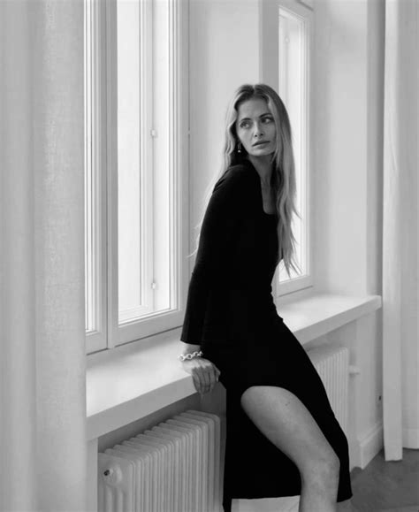 Pin Van J E N N I F E R • R O S E Op Elle
