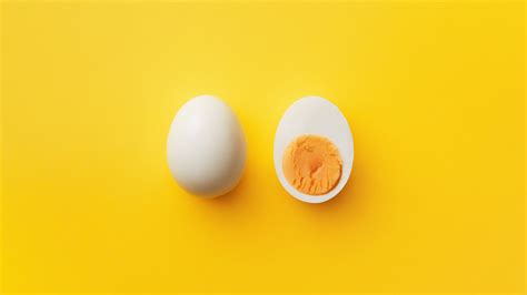 Hard Boiled Eggs Vs Poached Is There A Nutritional Difference