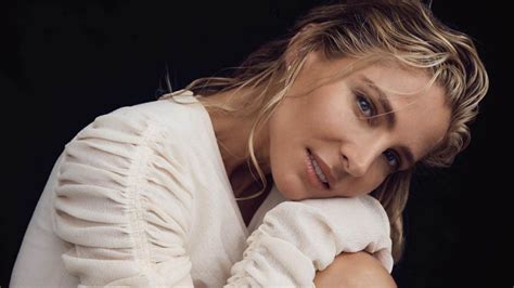 Cómo cortar el flequillo cortina que luce Elsa Pataky