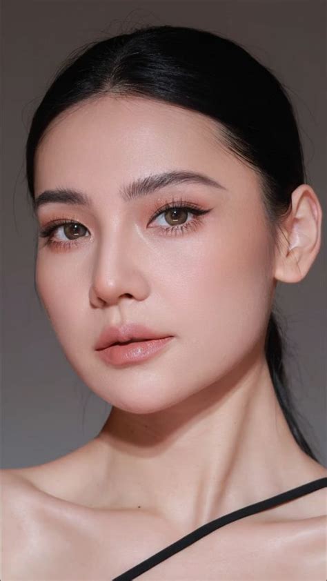 Professional Makeup Makeup Transformation Eyeline Lipstick Beauty