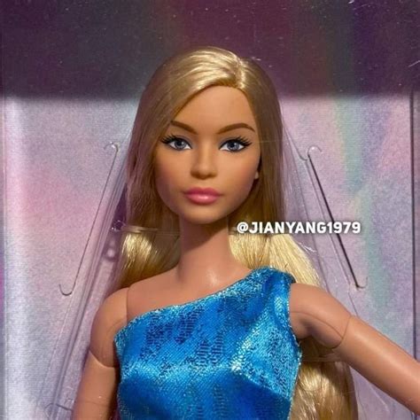 Épinglé par JULIE ROSE sur BARBIE en