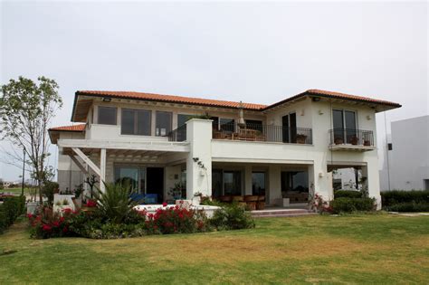 Fachadas de casas estilo rústico en México homify
