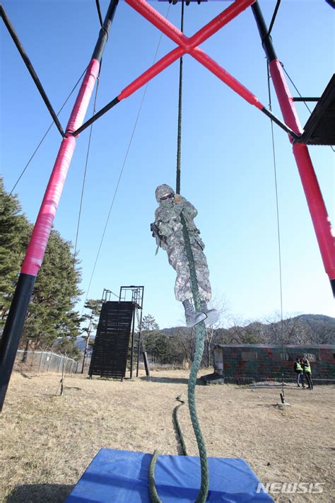 육군 8군단 특공대 헬기 로프 강하 훈련