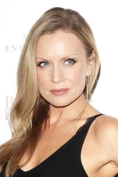 Stephanie Vogt About Entertainment Ie