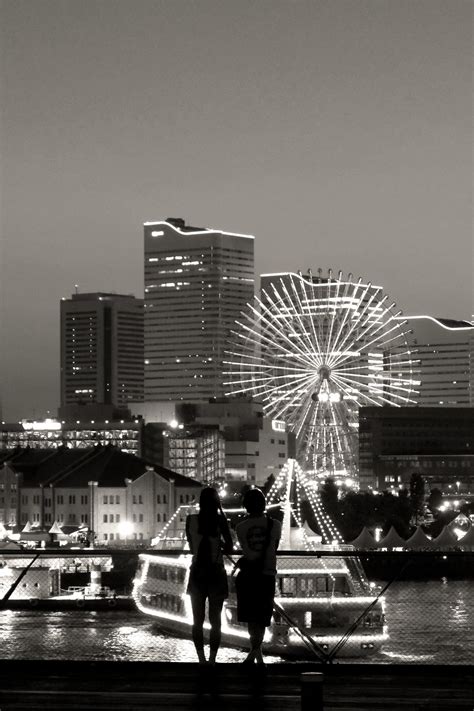 Y O K O H A M A O S A N B A S H I M O N O C H R O M E 横浜港大さん橋 屋上デッキからの眺め