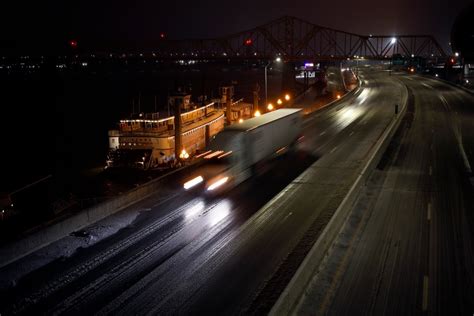When Truck Drivers Flash Their Lights At Each Other What Does It Mean