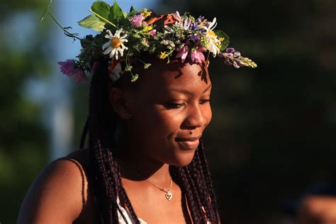 16 Litha Rituals To Celebrate The Fire And Light Of Summer Solstice