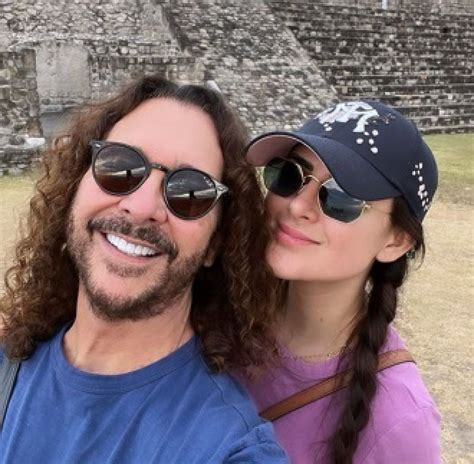 Óscar Burgos ‘el Perro Guarumo Y Carolina Castro ¡dan La Bienvenida