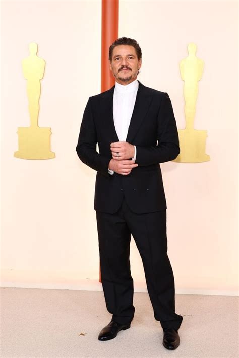 Pedro Pascal Angers Fashionistas With Oscars Tuxedo Fail Dmarge