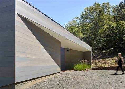 Schwartz And Architectures Box On A Rock House In California
