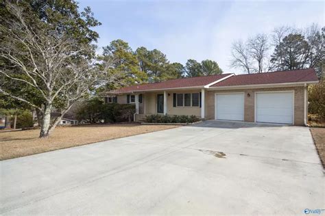 3105 Scenic Dr Scottsboro Al 35769 36 Photos Movoto