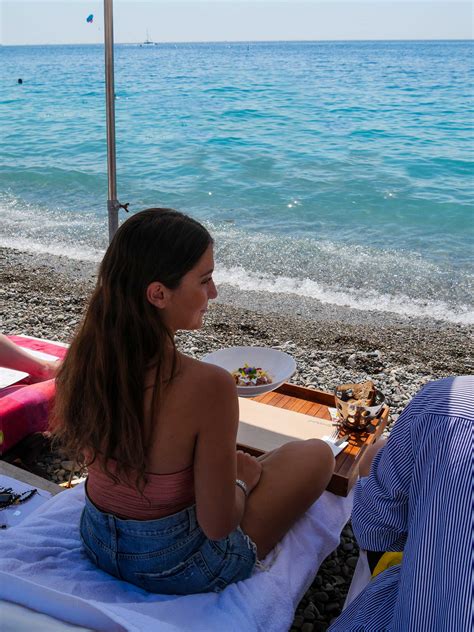 Private Beach In Nice Book Your Deckchairs At Galet Plage