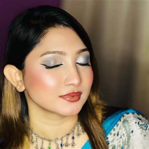 Eye Makeup Practice On Hand 🤚 Reels Reel Reelsfb Reelsfbシ