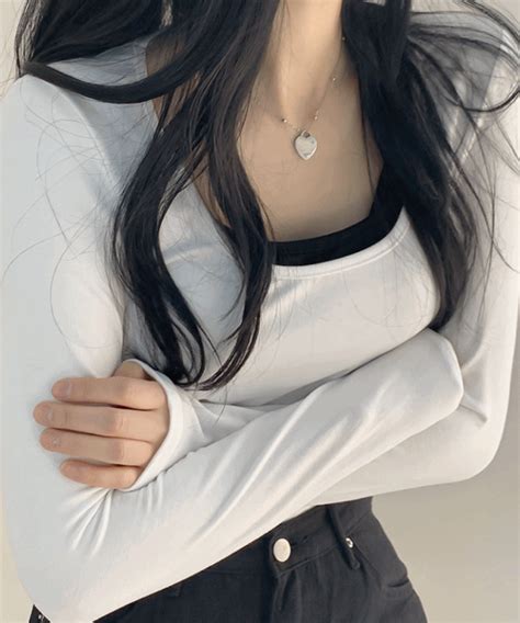 일체형 모코 레이어드 나시일체형 슬림긴팔티t 4color 에이블리