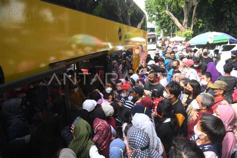 Bus Wisata Gratis Di Jakarta Antara Foto