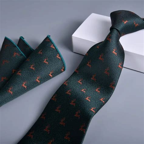 2pcsset 남성 패션 사슴 패턴 고정밀 자카드 넥타이와 스퀘어 손수건 선물로 이상적인 선택 Jewelry