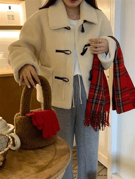 루어스룸 릴리스 카라넥 떡볶이 단추 양털 뽀글이 부클 후리스 버튼 무스탕 경량 자켓 코트