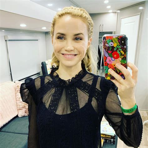 Fiona Gubelmann Biography Height And Life Story Lyricsandbio