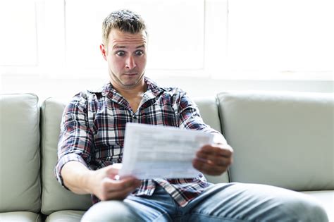 「欠勤控除」の計算方法とは？給与明細の記入法や適用されない場合 Transbiz