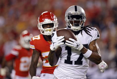 Davante Adams Reportedly Left Raiders Practice With An Injury The Spun