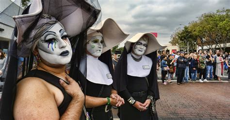 Los Angeles Dodgers Reinstate Gay Nun Group For Pride Night Award
