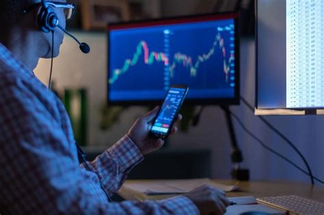 Ksenia Galouchko On Linkedin Anxious Traders Map Out Strategies For