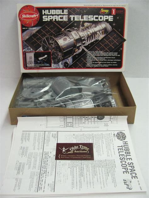 Hubble Telescope Model Kit