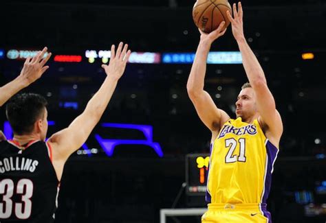 Lakers Rumors La To Sign Travis Wear For Remainder Of Season