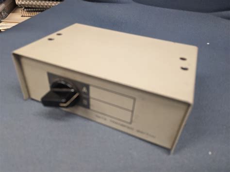 Used Manual Way Switch Box DB Fem Port A B AB Switch TESTED UBB Threads