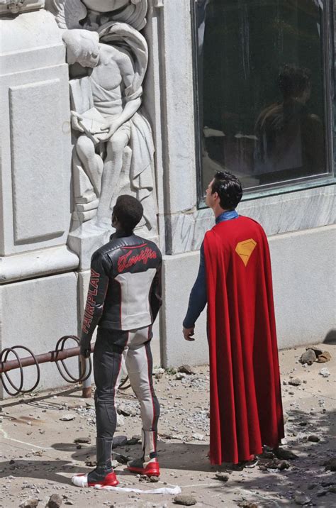 Superman I Nuovi Video Dal Set Mostrano David Corenswet Con Il Costume