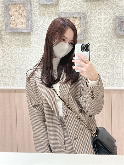 金川紗耶さんの「お花だよ〜〜〜🌸🌼 金川紗耶」