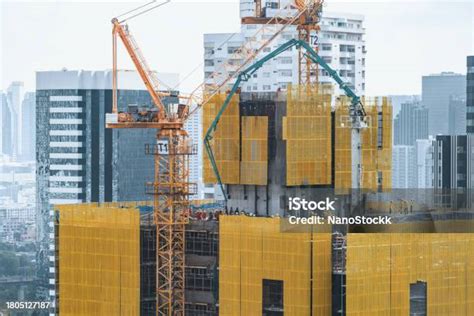타워 크레인이 있는 외부 고층 빌딩 건설 현장의 이미지입니다 장식 개념에 대한 스톡 사진 및 기타 이미지 개념 개발 건설 산업 Istock