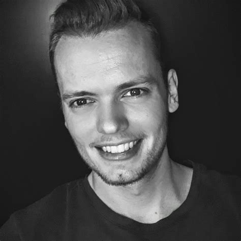 Daniel Schramm Medium