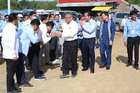 ឯកឧត្តមឧបនាយករដ្ឋមន្ត្រី យឹមឆៃលី ជួបសំណេះសំណាលជាមួយសមាជិកបក្សប្រជាជនកម្ពុជា ជាង ៨ ០០០នាក់