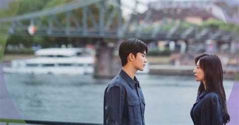 눈물의 여왕 김수현♥김지원 부부 포스터 공개결혼하면 왜 사랑 안 하지